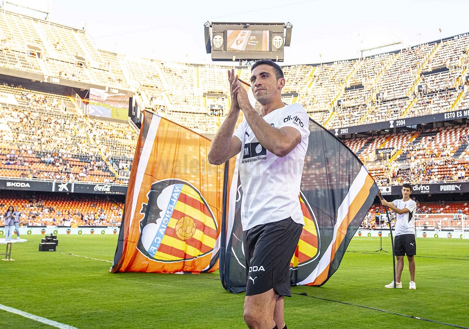 César Tárrega: “Renovar con el Valencia CF es un sueño cumplido y un ...